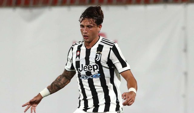 Calciomercato Napoli, affare in prestito con la Juve: un terzino nel mirino