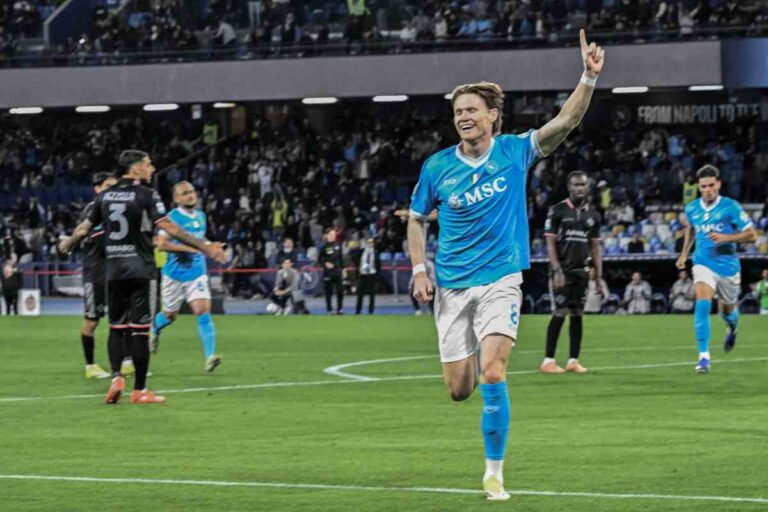 Rinnovo McTominay, il Napoli ha una priorità: il piano di Manna